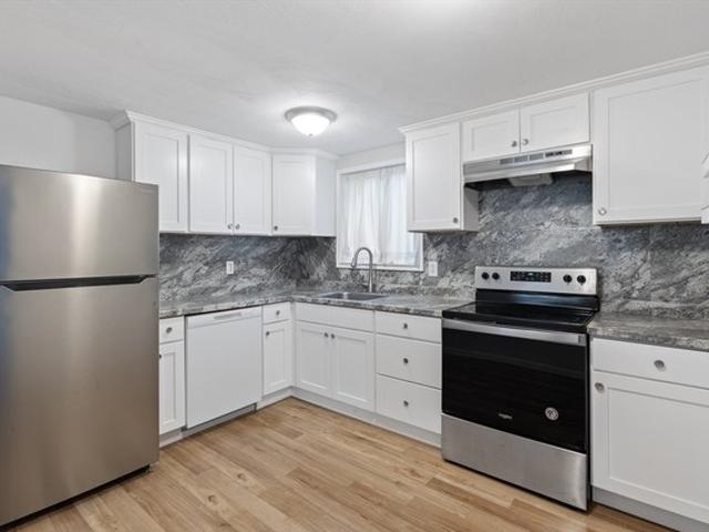 5 Royal Dane Dr Apt 46, Marshfield, MA 02050