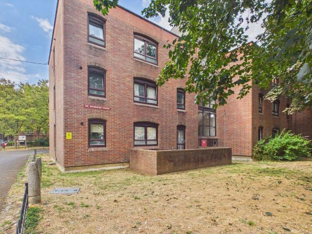 5 St. Nicholas Court, Gloucester GL1, 1 bed terraced house to rent, £875 pcm | PrimeLocation