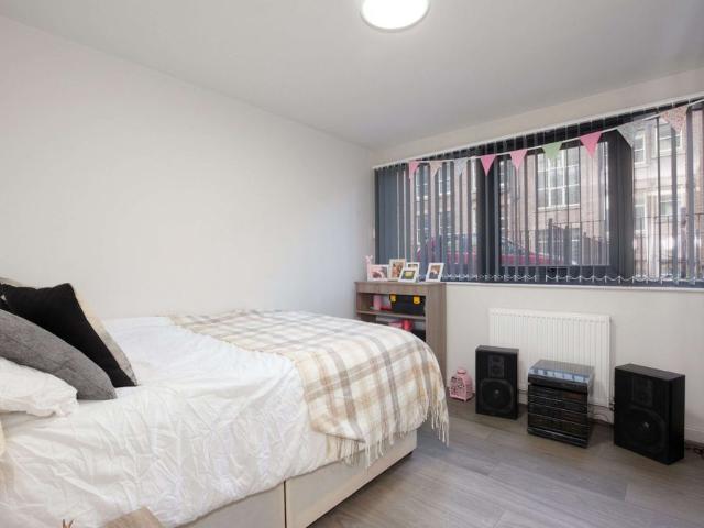 5 St Peters Close, S1 2EJ