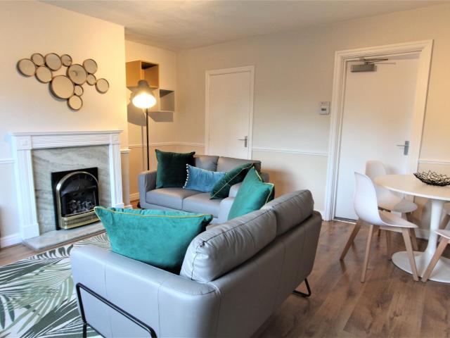 5 Stanmore Grove Leeds LS4 2RJ