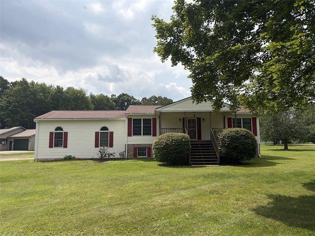 5 Starlight Dr, Oil City, PA 16301