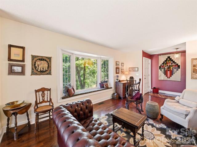 5 Sunny Ridge Drive