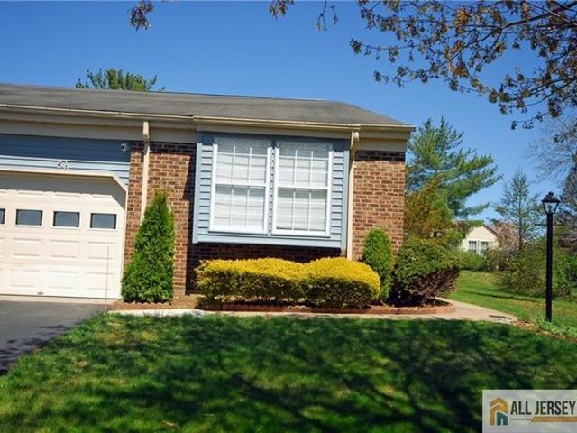 5 Surrey Ct Unit A, Monroe, NJ 08831
