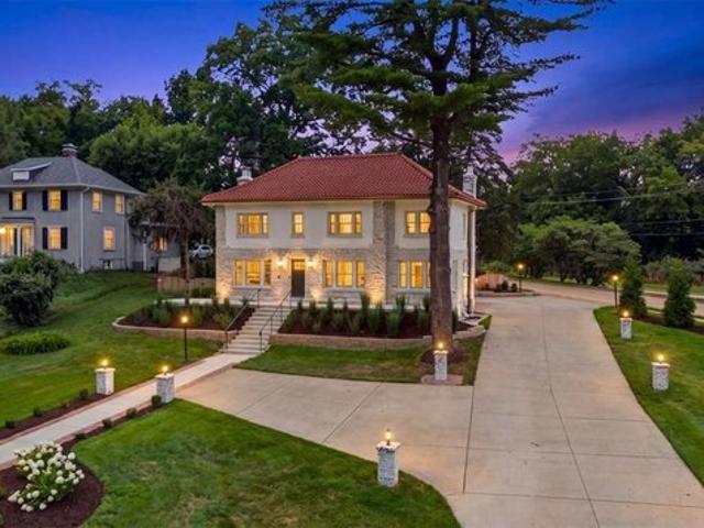 5 S Rock Hill Rd, Webster Groves, MO 63119