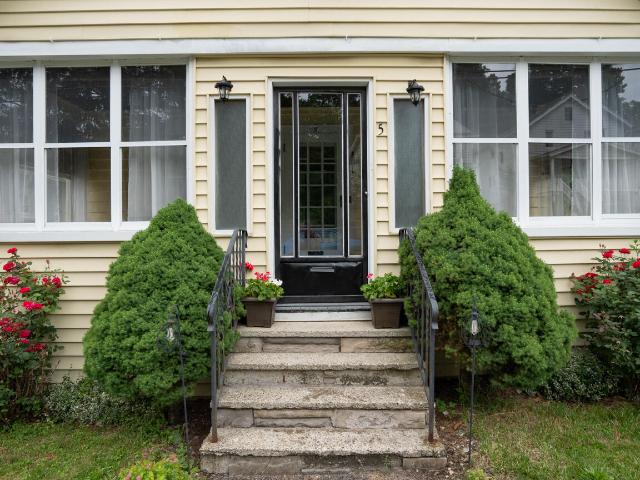 5 Sampson Avenue
