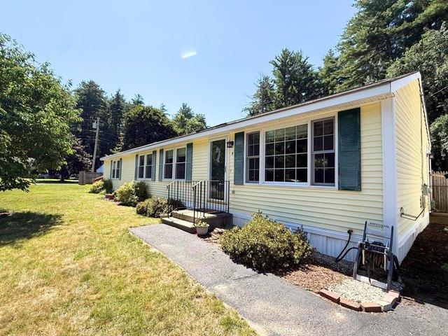 5 Santa Fe Rd, Nashua, NH 03062
