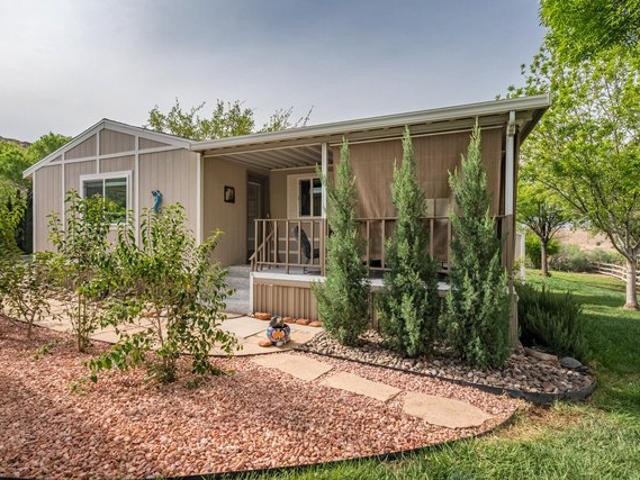 5 Scenic Cir, Harrisburg, UT 84737