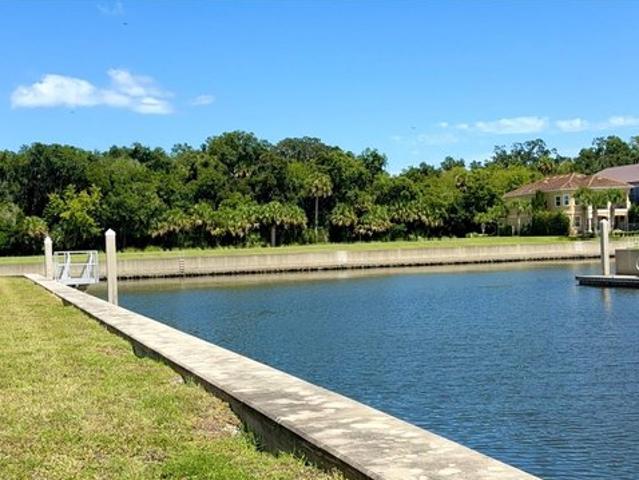 5 Schooner Cir, Palm Coast, FL 32137