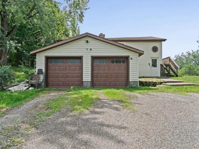 5 Seaforth Rd, Troy, NY 12180