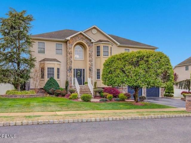 5 Selma Ln, Hazlet, NJ 07730