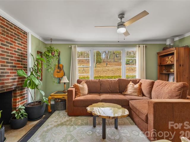 5 Shadowlawn Drive