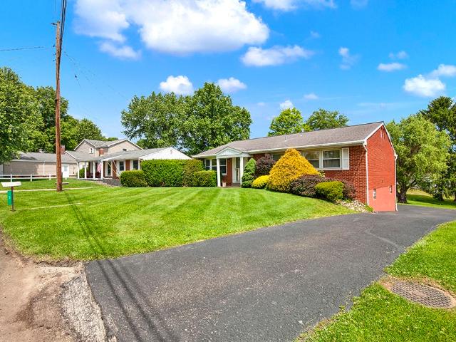 5 Shawnee Dr