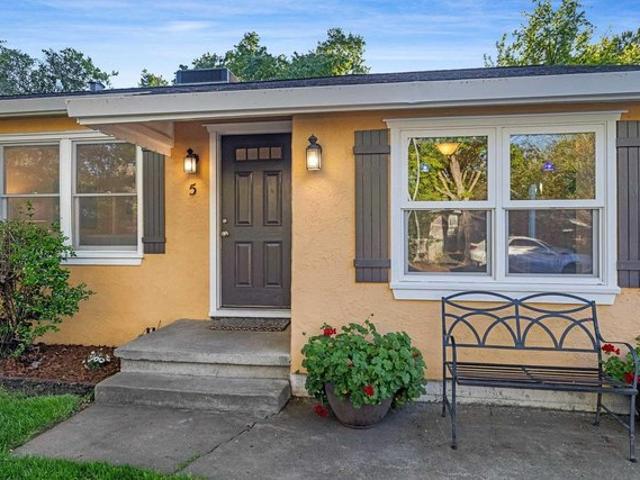 5 Simmons Way, Davis, CA 95616