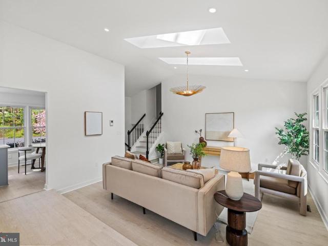 5 Solitaire Court