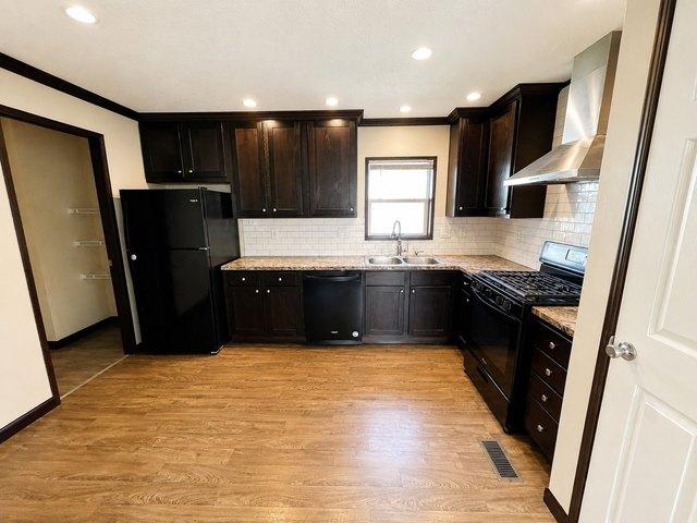 5 Sparrow Hill Dr Unit 327, Orion, MI 48359