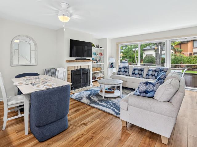 5 Spinnaker Ct
