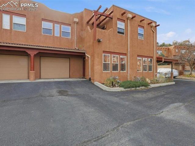 5 Taos Pl, Manitou Springs, CO 80829