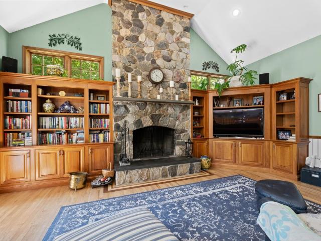 5 Tanners Brook Rd