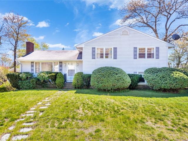 5 Taylor Cir, East Greenwich, RI 02818 | MLS #1411 | Compass