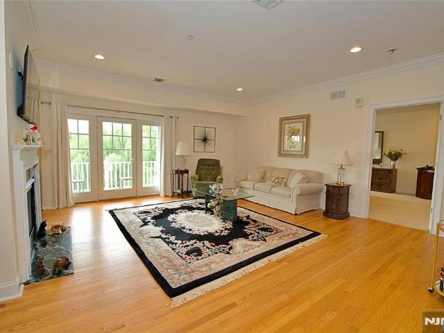 5 Tenakill Park E # 317