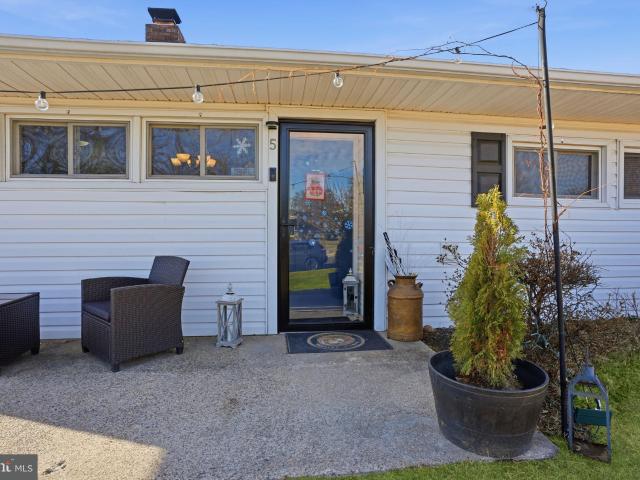 5 Thimbleberry Ln, Levittown, PA 19054 | MLS #PABU2111 | Compass