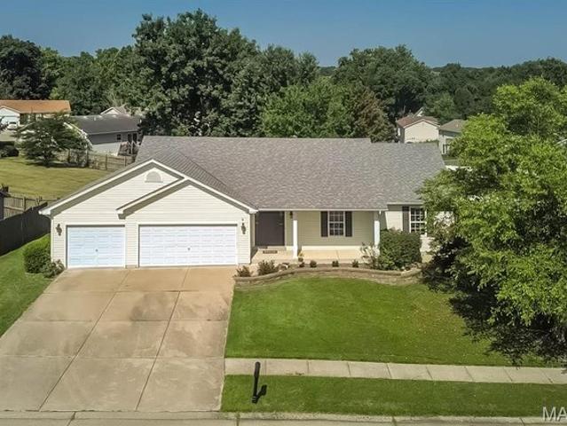 5 Thoroughbred Dr, Wright City, MO 63390