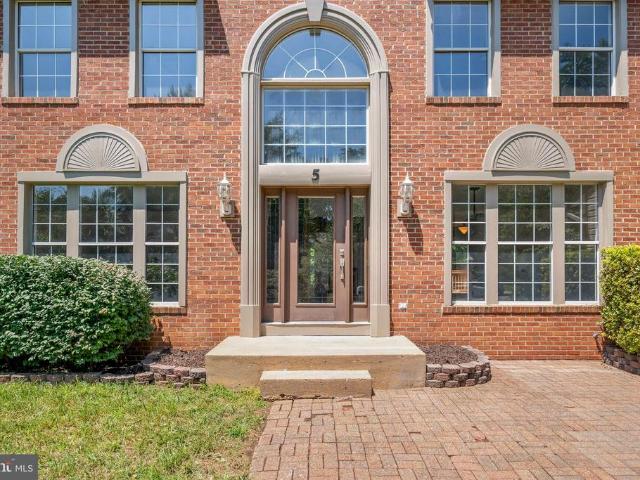 5 Timberwood Court