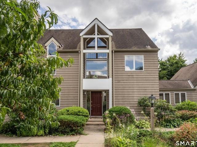 5 Timberwood Rd Unit 5, West Hartford, CT 06117