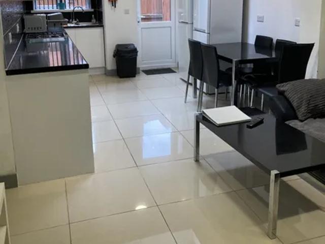 5 Unity Place, Metchley, B29 7AL, United Kingdom | 5 bed house for rent #159327111 | Rentberry
