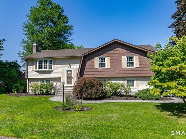 5 Urban Ln, Newington, CT 06111