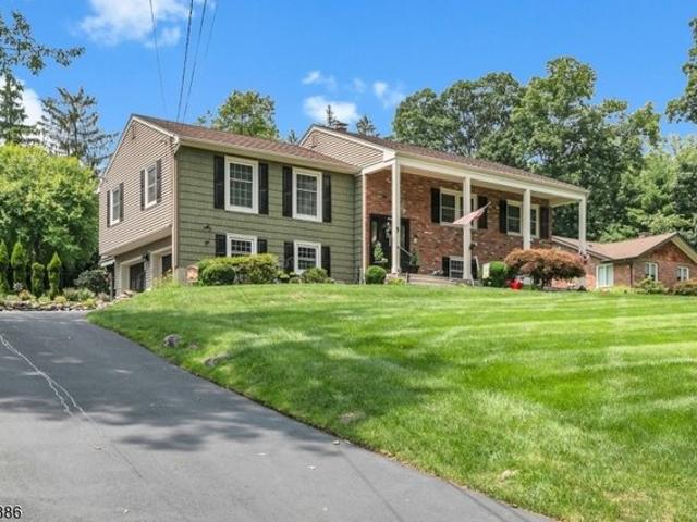 5 Van Allen Pl, Pequannock Township, NJ 07444
