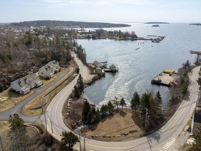 5 Village Ct Unit 5, Boothbay Harbor, ME 04538