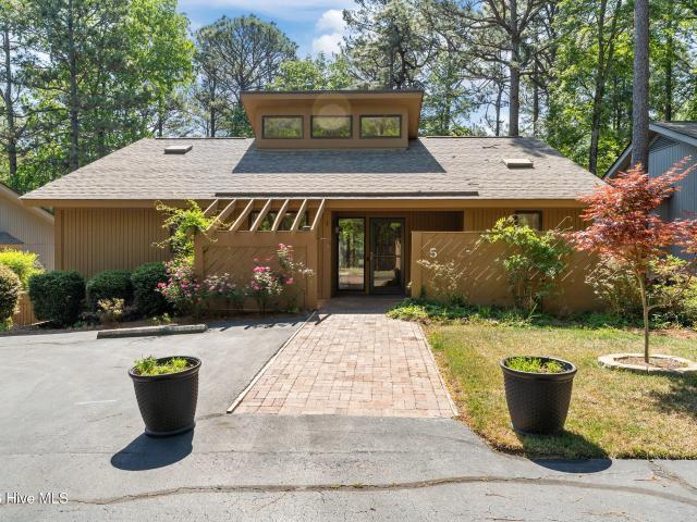 5 Village By The Lake Lane