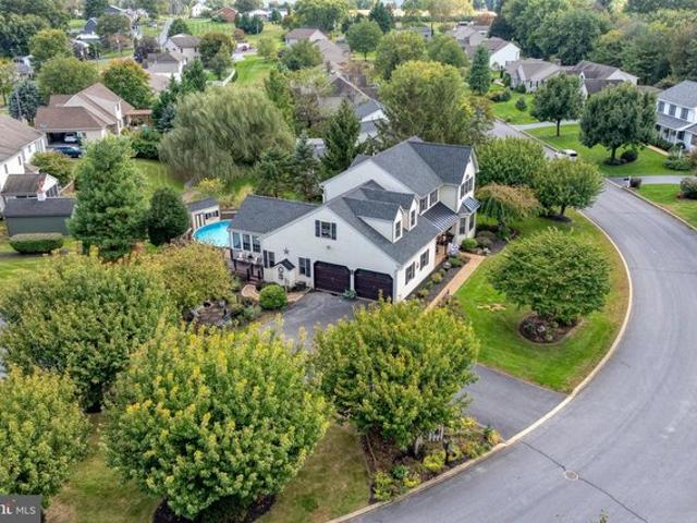 5 Village Dr, Lititz, PA 17543