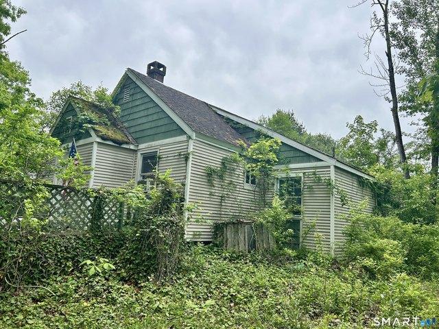 5 Village Ln, Hebron, CT 06231