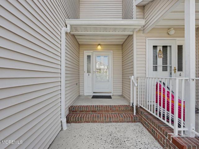 5 Village Place