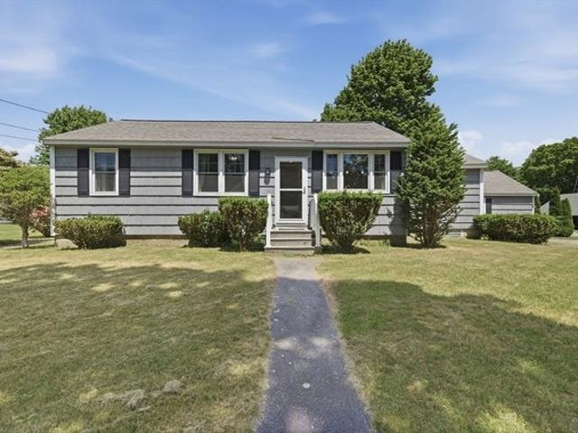 5 Vine St, Amesbury, MA 01913