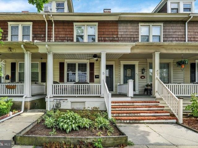 5 W 2nd Ave, Lititz, PA 17543