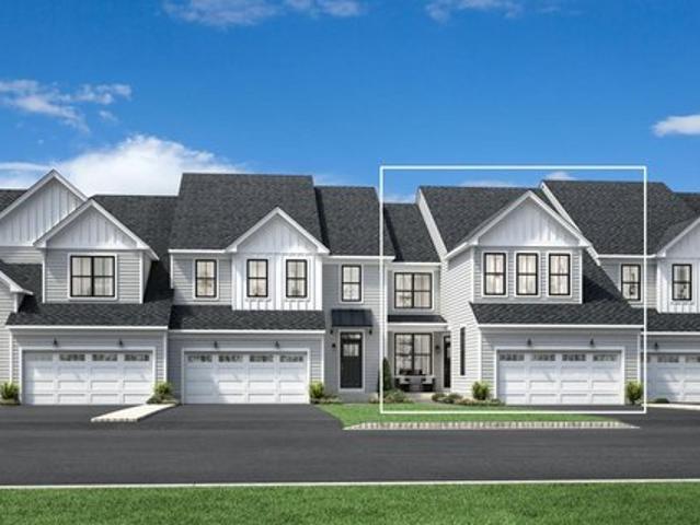 5 Walden Ct, Danbury, CT 06810