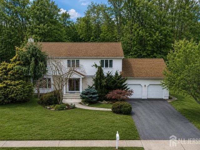 5 Washington Ave, Morganville, NJ 07751