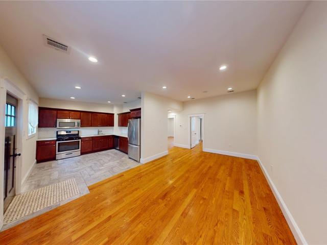 5 Wayne Avenue