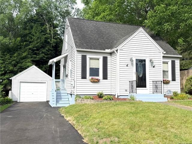 5 White St, Whitesboro, NY 13492
