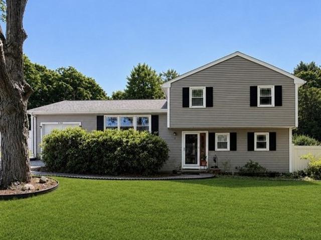 5 Whiting Ave, Walpole, MA 02081
