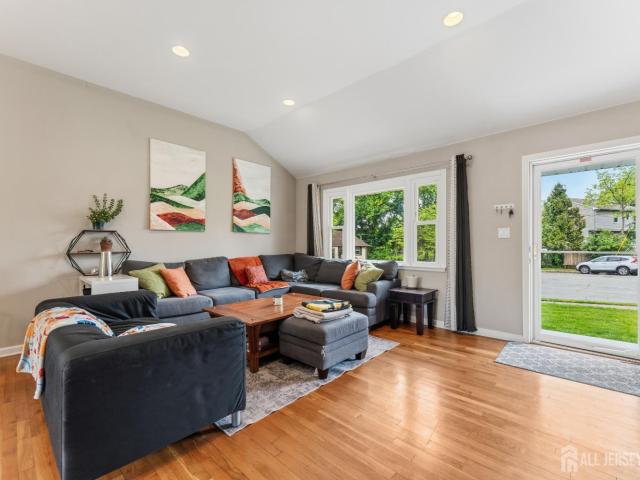 5 Willow Avenue