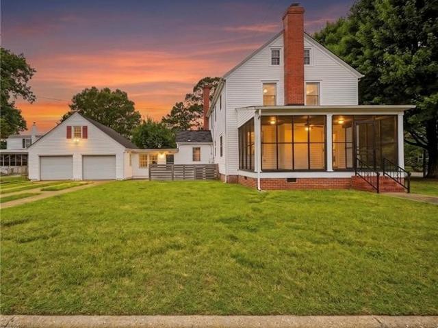 5 Willoughby Pl, Hampton, VA 23661
