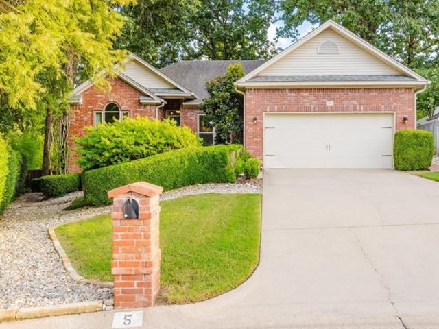 5 Woodbrook Ct, Little Rock, AR 72211