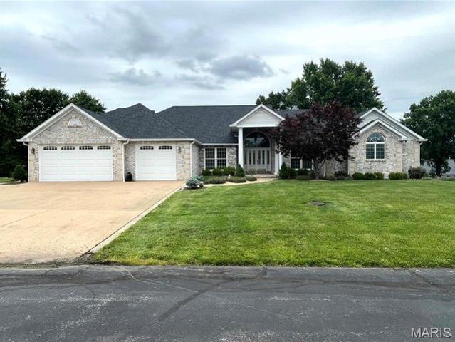 5 Woods Fort Ct, Troy, MO 63379