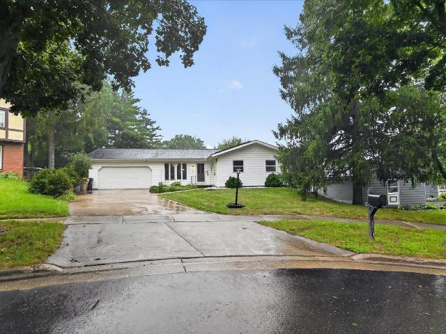 5 Yorktown Circle