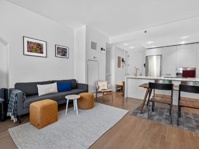 5 19 Borden Avenue, Queens, NY