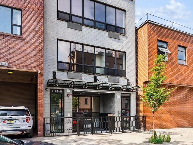 5 12 51st Avenue, Unit 3